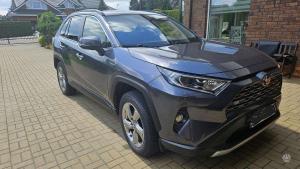 Pelēks Toyota RAV4 2021 Viļņa, ar dzinēja tilpumu 2.49 L un nobraukumu 86 tūkst. km par 32500 €, foto 4 vietnē AUTOMOTO.COM.LV