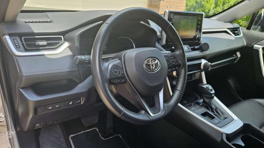 Pelēks Toyota RAV4 2021 Viļņa, ar dzinēja tilpumu 2.49 L un nobraukumu 86 tūkst. km par 32500 €, foto 12 vietnē AUTOMOTO.COM.LV