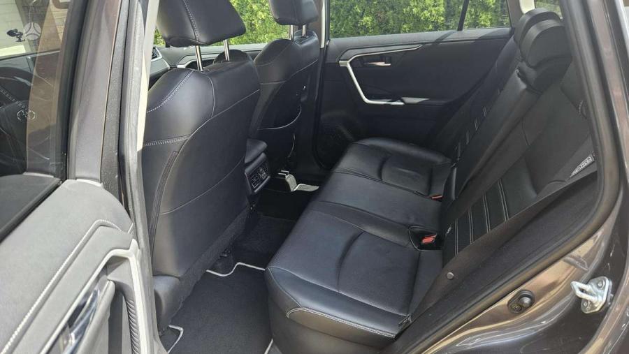 Pelēks Toyota RAV4 2021 Viļņa, ar dzinēja tilpumu 2.49 L un nobraukumu 86 tūkst. km par 32500 €, foto 14 vietnē AUTOMOTO.COM.LV