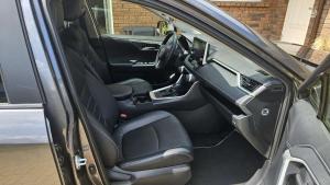 Pelēks Toyota RAV4 2021 Viļņa, ar dzinēja tilpumu 2.49 L un nobraukumu 86 tūkst. km par 32500 €, foto 18 vietnē AUTOMOTO.COM.LV