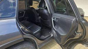 Pelēks Toyota RAV4 2021 Viļņa, ar dzinēja tilpumu 2.49 L un nobraukumu 86 tūkst. km par 32500 €, foto 23 vietnē AUTOMOTO.COM.LV
