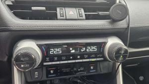 Pelēks Toyota RAV4 2021 Viļņa, ar dzinēja tilpumu 2.49 L un nobraukumu 86 tūkst. km par 32500 €, foto 26 vietnē AUTOMOTO.COM.LV