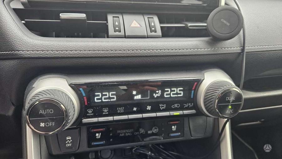 Pelēks Toyota RAV4 2021 Viļņa, ar dzinēja tilpumu 2.49 L un nobraukumu 86 tūkst. km par 32500 €, foto 26 vietnē AUTOMOTO.COM.LV