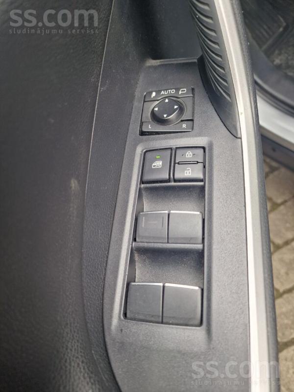 Toyota RAV4 2021 Rīga vietnē Pelēks Toyota RAV4 2021 Rīga, ar dzinēja tilpumu 2.50 L un nobraukumu 44 tūkst. km par 32500 €, foto 10 vietnē AUTOMOTO.COM.LV