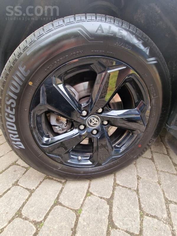 Toyota RAV4 2021 Rīga vietnē Pelēks Toyota RAV4 2021 Rīga, ar dzinēja tilpumu 2.50 L un nobraukumu 44 tūkst. km par 32500 €, foto 11 vietnē AUTOMOTO.COM.LV