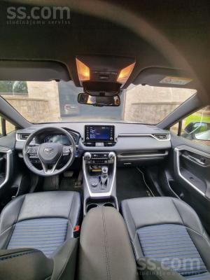 Pelēks Toyota RAV4 2021 Rīga, ar dzinēja tilpumu 2.50 L un nobraukumu 44 tūkst. km par 31500 €, foto 13 vietnē AUTOMOTO.COM.LV