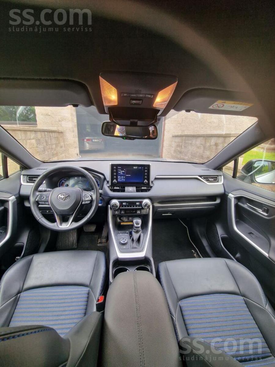 Pelēks Toyota RAV4 2021 Rīga, ar dzinēja tilpumu 2.50 L un nobraukumu 44 tūkst. km par 31500 €, foto 13 vietnē AUTOMOTO.COM.LV