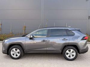 Grey Toyota RAV4 2021 in Vilnius, with an engine capacity of 2.49 L and mileage of 117 thousand km for 27350 €, photo 15 on AUTOMOTO.COM.LV