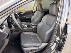 Grey Toyota RAV4 2021 in Vilnius, with an engine capacity of 2.49 L and mileage of 117 thousand km for 27350 €, photo 16 on AUTOMOTO.COM.LV