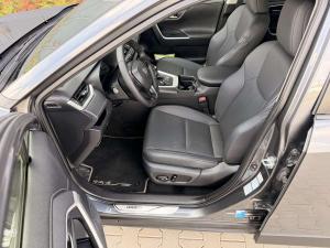 Grey Toyota RAV4 2021 in Vilnius, with an engine capacity of 2.49 L and mileage of 117 thousand km for 27350 €, photo 17 on AUTOMOTO.COM.LV