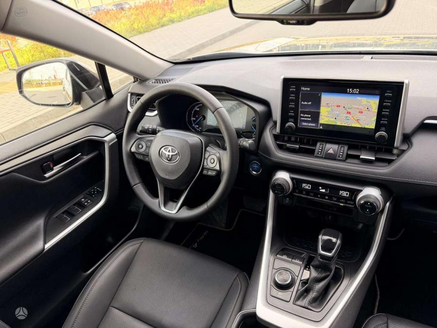 Grey Toyota RAV4 2021 in Vilnius, with an engine capacity of 2.49 L and mileage of 117 thousand km for 27350 €, photo 26 on AUTOMOTO.COM.LV