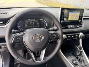 Grey Toyota RAV4 2021 in Vilnius, with an engine capacity of 2.49 L and mileage of 117 thousand km for 27350 €, photo 30 on AUTOMOTO.COM.LV