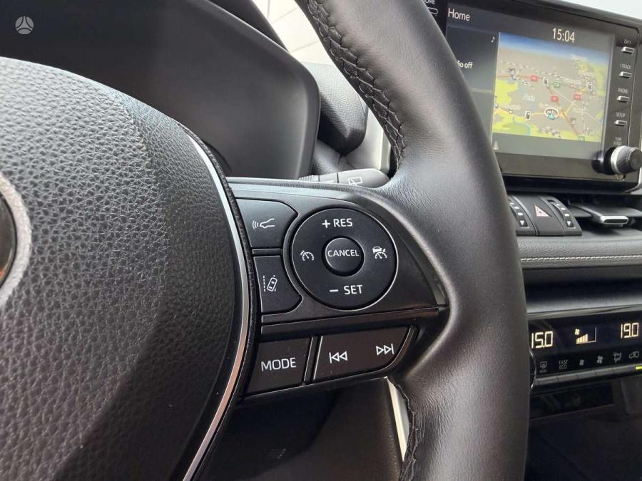 Grey Toyota RAV4 2021 in Vilnius, with an engine capacity of 2.49 L and mileage of 117 thousand km for 27350 €, photo 34 on AUTOMOTO.COM.LV