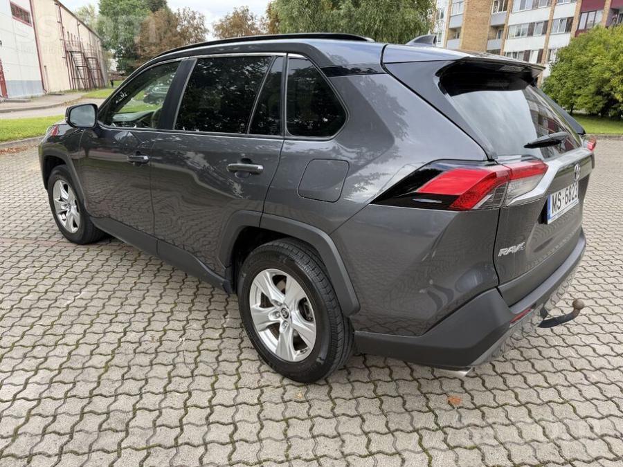Pelēks Toyota RAV4 2021 Aizkraukle, ar dzinēja tilpumu 2.00 L un nobraukumu 100 tūkst. km par 21700 €, foto 3 vietnē AUTOMOTO.COM.LV