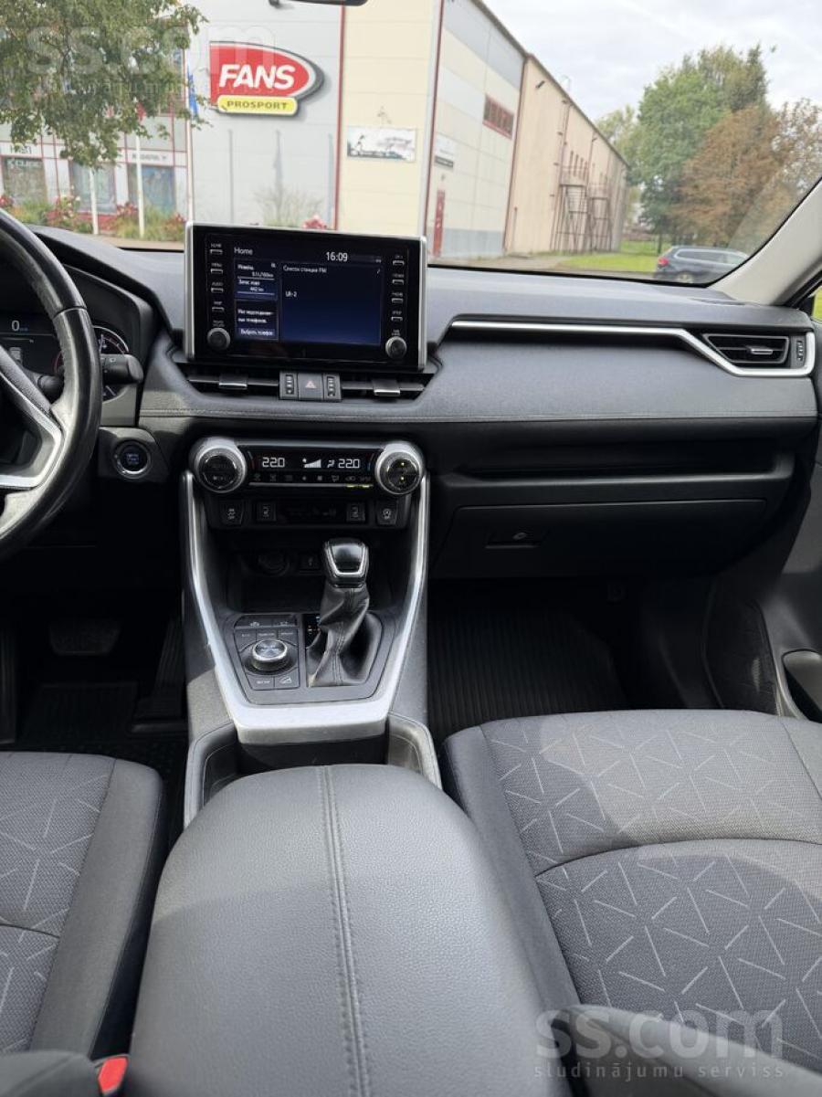 Pelēks Toyota RAV4 2021 Aizkraukle, ar dzinēja tilpumu 2.00 L un nobraukumu 100 tūkst. km par 21700 €, foto 5 vietnē AUTOMOTO.COM.LV