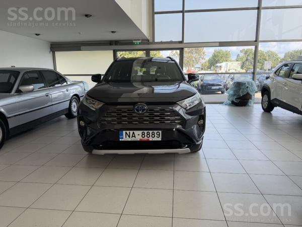 Серый Тойота РАВ 4 2021 в Рига, объемом двигателя 2.50 л и пробегом 69 тыс. км за 31900 €, фото 3 на AUTOMOTO.COM.LV