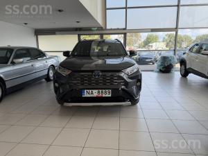 Серый Тойота РАВ 4 2021 в Рига, объемом двигателя 2.50 л и пробегом 69 тыс. км за 31900 €, фото 3 на AUTOMOTO.COM.LV
