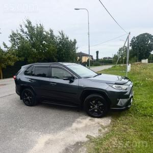 Grey Toyota RAV4 2021 in Riga, with an engine capacity of 2.50 L and mileage of 110 thousand km for 34770 €, photo 5 on AUTOMOTO.COM.LV