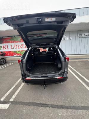 Grey Toyota RAV4 2021 in Riga, with an engine capacity of 2.50 L and mileage of 110 thousand km for 34770 €, photo 17 on AUTOMOTO.COM.LV