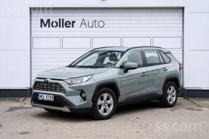 Grey Toyota RAV4 2021 in Riga, with an engine capacity of 2.00 L and mileage of 28 thousand km for 24950 €, photo  on AUTOMOTO.COM.LV