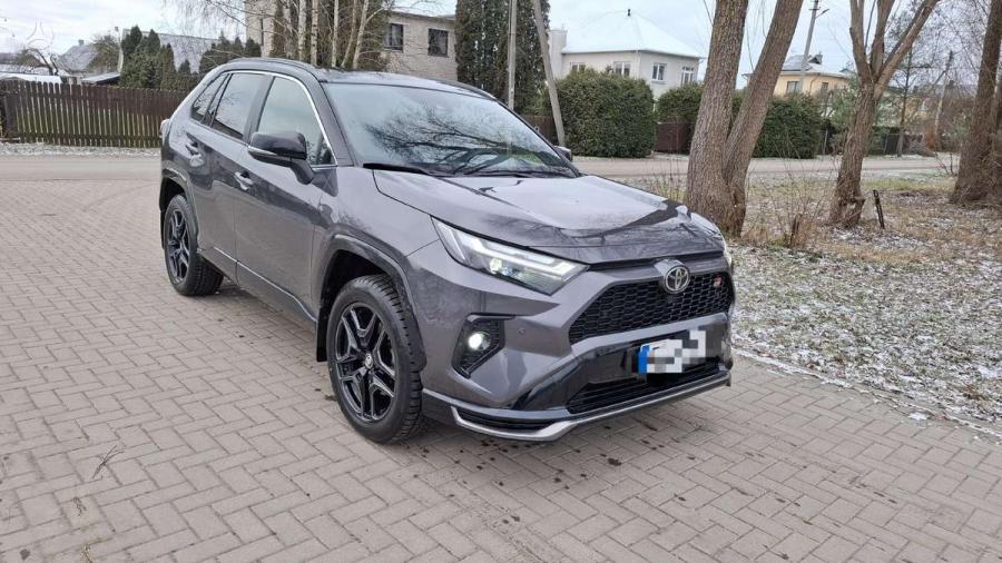 Grey Toyota RAV4 2022 in Panevezys, with an engine capacity of 2.49 L and mileage of 50 thousand km for 35555 €, photo 3 on AUTOMOTO.COM.LV