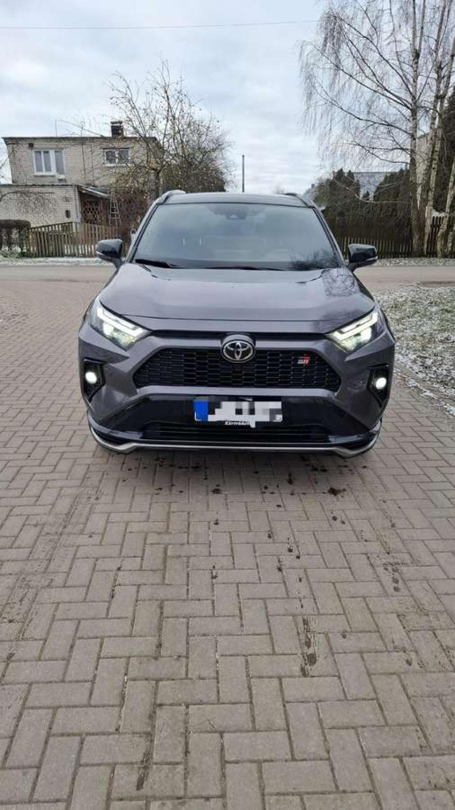 Grey Toyota RAV4 2022 in Panevezys, with an engine capacity of 2.49 L and mileage of 50 thousand km for 35555 €, photo 4 on AUTOMOTO.COM.LV