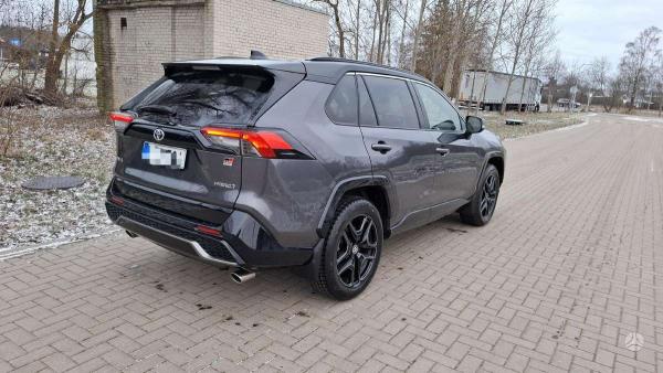Grey Toyota RAV4 2022 in Panevezys, with an engine capacity of 2.49 L and mileage of 50 thousand km for 35555 €, photo 6 on AUTOMOTO.COM.LV