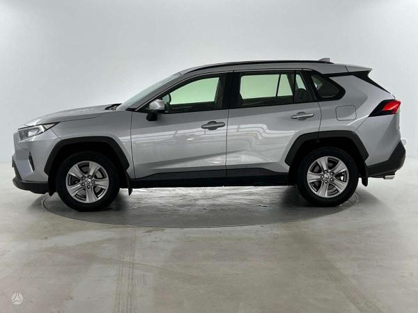 Pelēks Toyota RAV4 2022 Viļņa, ar dzinēja tilpumu 1.99 L un nobraukumu 84 tūkst. km par 23900 €, foto 3 vietnē AUTOMOTO.COM.LV