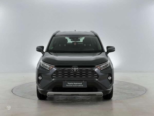 Pelēks Toyota RAV4 2022 Viļņa, ar dzinēja tilpumu 1.99 L un nobraukumu 118 tūkst. km par 23900 €, foto 5 vietnē AUTOMOTO.COM.LV