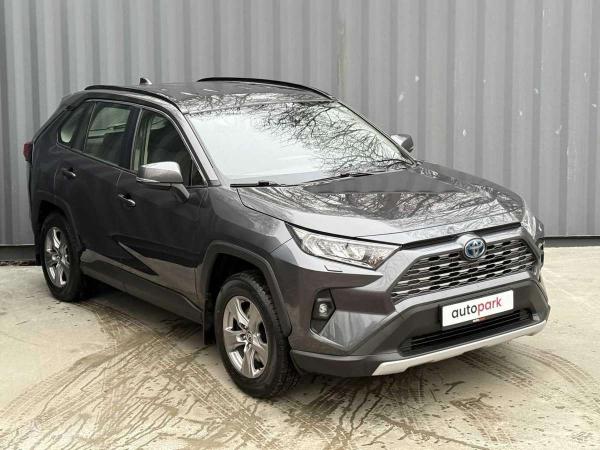 Pelēks Toyota RAV4 2022 Viļņa, ar dzinēja tilpumu 2.49 L un nobraukumu 149 tūkst. km par 23900 €, foto 2 vietnē AUTOMOTO.COM.LV
