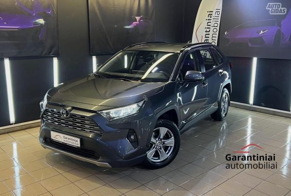 Grey Toyota RAV4 2022 in Avizieniai, with an engine capacity of 2.00 L and mileage of 116 thousand km for 21950 €, photo 1 on AUTOMOTO.COM.LV