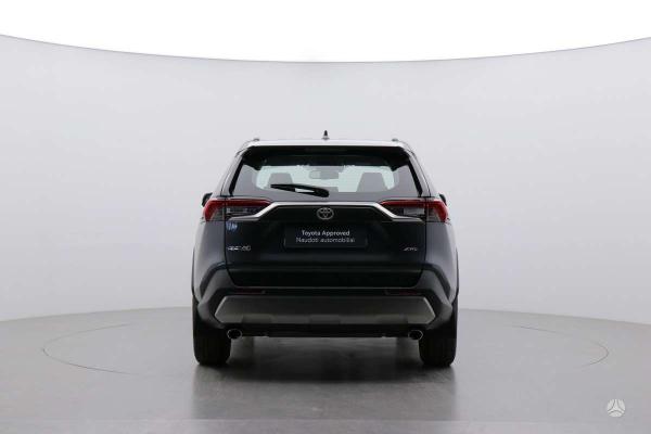 Pelēks Toyota RAV4 2022 Viļņa, ar dzinēja tilpumu 1.99 L un nobraukumu 87 tūkst. km par 26500 €, foto 5 vietnē AUTOMOTO.COM.LV