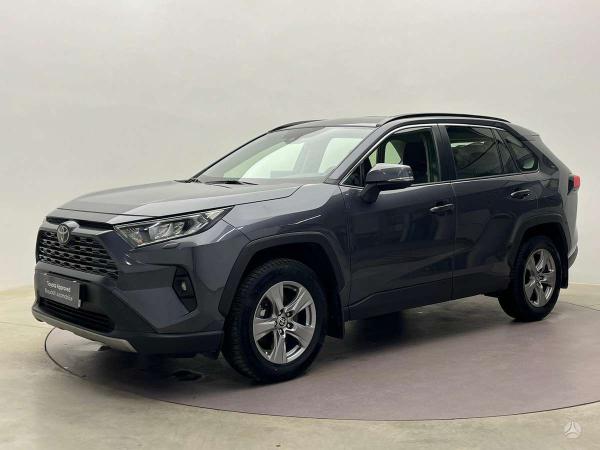 Pelēks Toyota RAV4 2022 Panevēža, ar dzinēja tilpumu 1.99 L un nobraukumu 111 tūkst. km par 23990 €, foto 1 vietnē AUTOMOTO.COM.LV