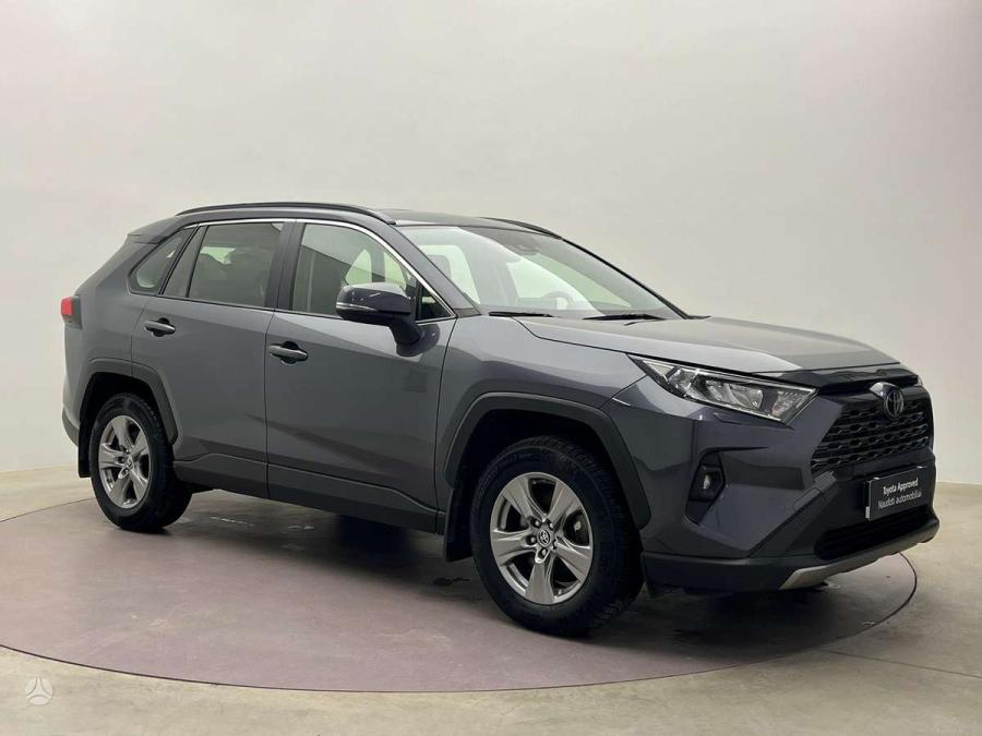 Grey Toyota RAV4 2022 in Panevezys, with an engine capacity of 1.99 L and mileage of 111 thousand km for 23990 €, photo 3 on AUTOMOTO.COM.LV
