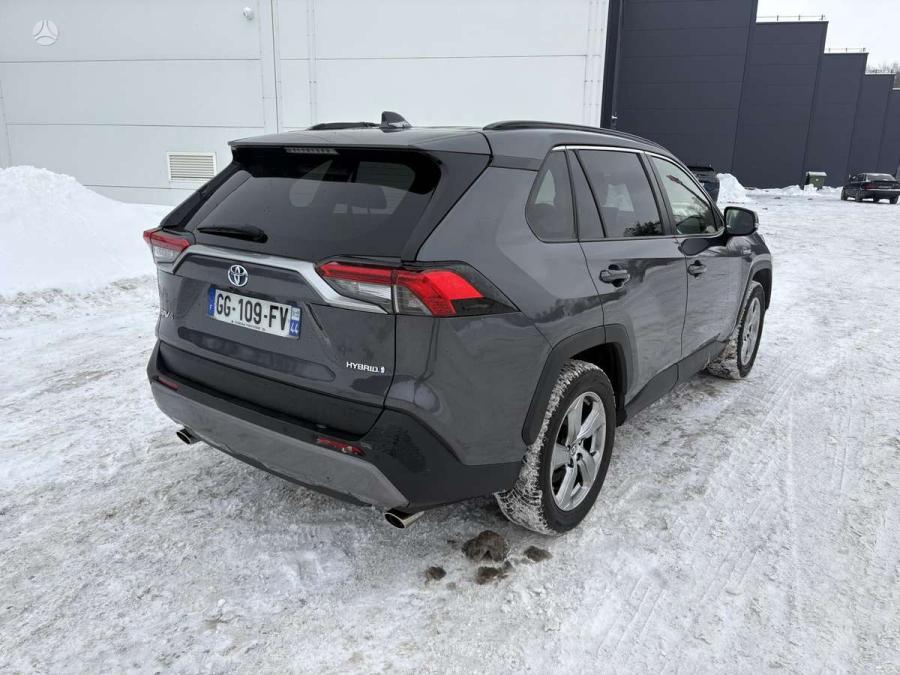 Pelēks Toyota RAV4 2022 Kauņa, ar dzinēja tilpumu 2.50 L un nobraukumu 210 tūkst. km par 19900 €, foto 4 vietnē AUTOMOTO.COM.LV