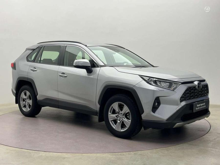 Pelēks Toyota RAV4 2022 Panevēža, ar dzinēja tilpumu 1.99 L un nobraukumu 92 tūkst. km par 23990 €, foto 3 vietnē AUTOMOTO.COM.LV