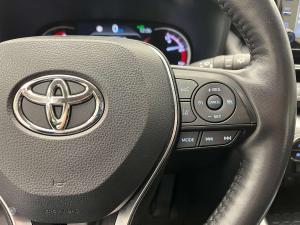 Pelēks Toyota RAV4 2022 Panevēža, ar dzinēja tilpumu 1.99 L un nobraukumu 92 tūkst. km par 23990 €, foto 22 vietnē AUTOMOTO.COM.LV