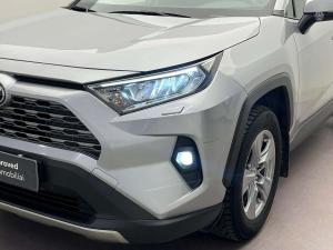 Pelēks Toyota RAV4 2022 Panevēža, ar dzinēja tilpumu 1.99 L un nobraukumu 92 tūkst. km par 23990 €, foto 35 vietnē AUTOMOTO.COM.LV