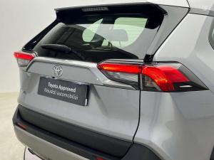Pelēks Toyota RAV4 2022 Panevēža, ar dzinēja tilpumu 1.99 L un nobraukumu 92 tūkst. km par 23990 €, foto 37 vietnē AUTOMOTO.COM.LV