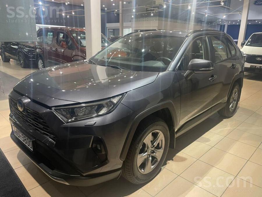 Pelēks Toyota RAV4 2022 Rīga, ar dzinēja tilpumu 2.50 L un nobraukumu 115 tūkst. km par 29000 €, foto 2 vietnē AUTOMOTO.COM.LV