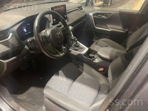 Pelēks Toyota RAV4 2022 Rīga, ar dzinēja tilpumu 2.50 L un nobraukumu 115 tūkst. km par 29000 €, foto 6 vietnē AUTOMOTO.COM.LV