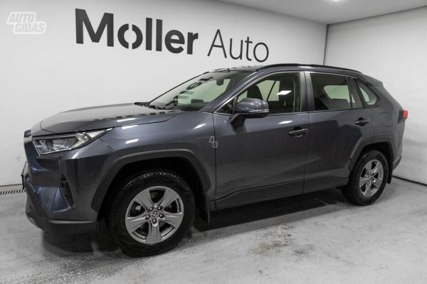 Pelēks Toyota RAV4 2022 Viļņa, ar dzinēja tilpumu 2.50 L un nobraukumu 102 tūkst. km par 26900 €, foto 2 vietnē AUTOMOTO.COM.LV