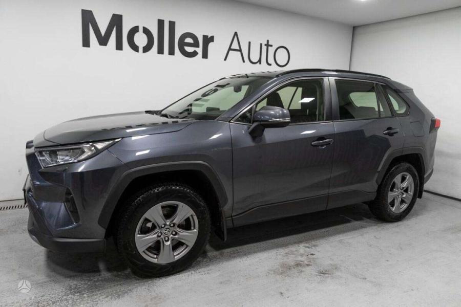Pelēks Toyota RAV4 2022 Viļņa, ar dzinēja tilpumu 2.50 L un nobraukumu 102 tūkst. km par 26900 €, foto 2 vietnē AUTOMOTO.COM.LV