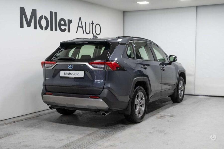 Pelēks Toyota RAV4 2022 Viļņa, ar dzinēja tilpumu 2.50 L un nobraukumu 102 tūkst. km par 26900 €, foto 3 vietnē AUTOMOTO.COM.LV