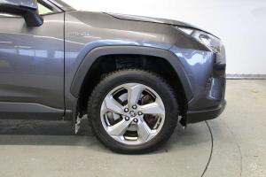 Pelēks Toyota RAV4 2022 Kauņa, ar dzinēja tilpumu 2.49 L un nobraukumu 115 tūkst. km par 30900 €, foto 15 vietnē AUTOMOTO.COM.LV