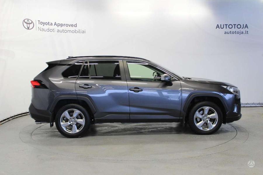 Pelēks Toyota RAV4 2022 Kauņa, ar dzinēja tilpumu 2.49 L un nobraukumu 115 tūkst. km par 30900 €, foto 16 vietnē AUTOMOTO.COM.LV