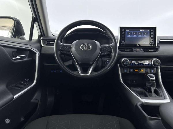 Grey Toyota RAV4 2022 in Vilnius, with an engine capacity of 1.99 L and mileage of 75 thousand km for 25900 €, photo 9 on AUTOMOTO.COM.LV