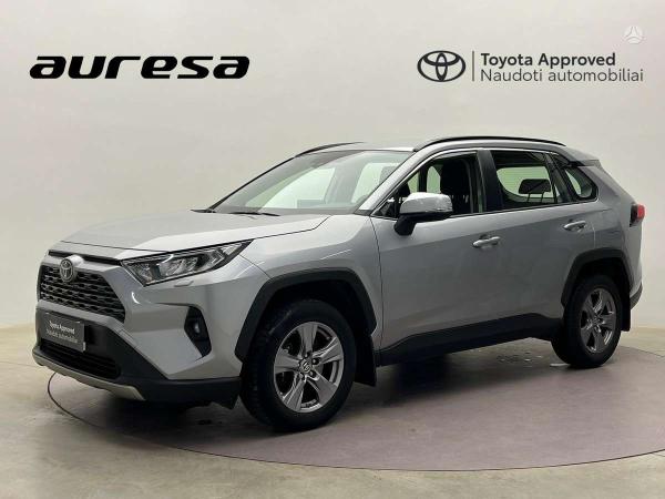 Grey Toyota RAV4 2022 in Panevezys, with an engine capacity of 1.99 L and mileage of 106 thousand km for 23990 €, photo 1 on AUTOMOTO.COM.LV