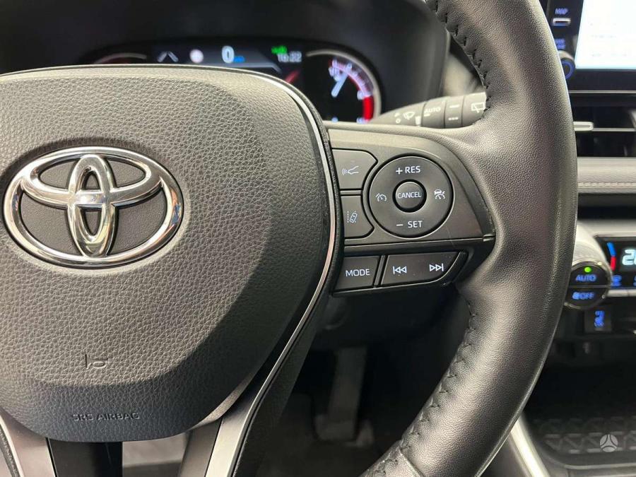 Pelēks Toyota RAV4 2022 Panevēža, ar dzinēja tilpumu 1.99 L un nobraukumu 106 tūkst. km par 23990 €, foto 23 vietnē AUTOMOTO.COM.LV
