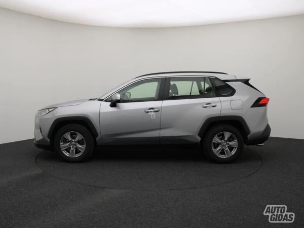Grey Toyota RAV4 2022 in Vilnius, with an engine capacity of 2.00 L and mileage of 107 thousand km for 25799 €, photo 6 on AUTOMOTO.COM.LV